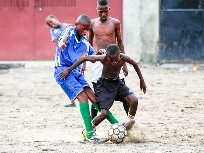 In the DRC politicians score with football | Scrolla.Africa