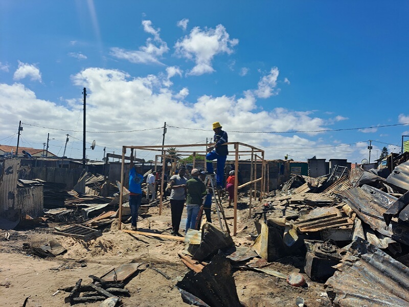 ‘Evil fire’ during funeral leaves 100 homeless - Scrolla.Africa