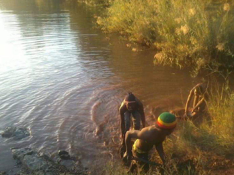 Zim residents’ water laced with mercury and cyanide - Scrolla.Africa