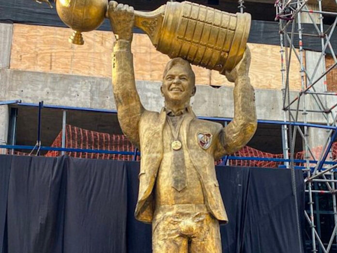 Bulging statue reveals manager’s prized possession - Scrolla.Africa