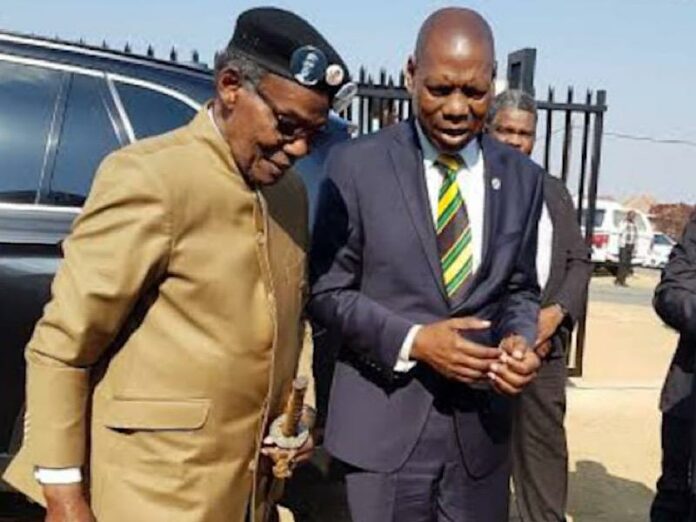 Zweli Mkhize brought in to mediate royal battle | Scrolla.Africa