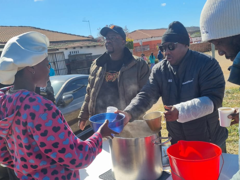 Soup kitchen helps the freezing homeless in Mamelodi - Scrolla.Africa