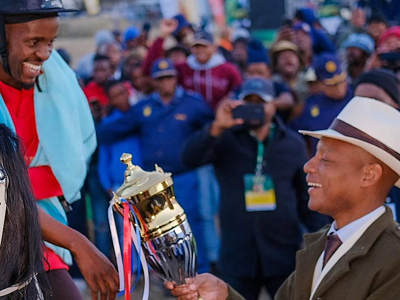 DUNDEE JULY CHAMPION JOCKEY KILLED - Scrolla.Africa