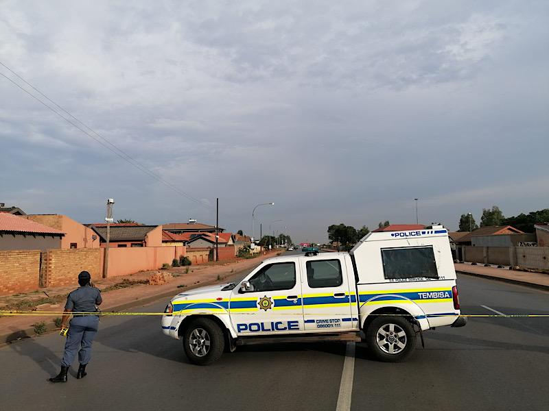One cop shot dead and another injured in a shootout with criminals ...