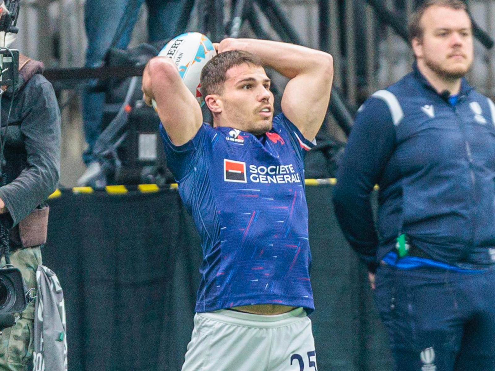 Dupont shines as France flops | Scrolla.Africa