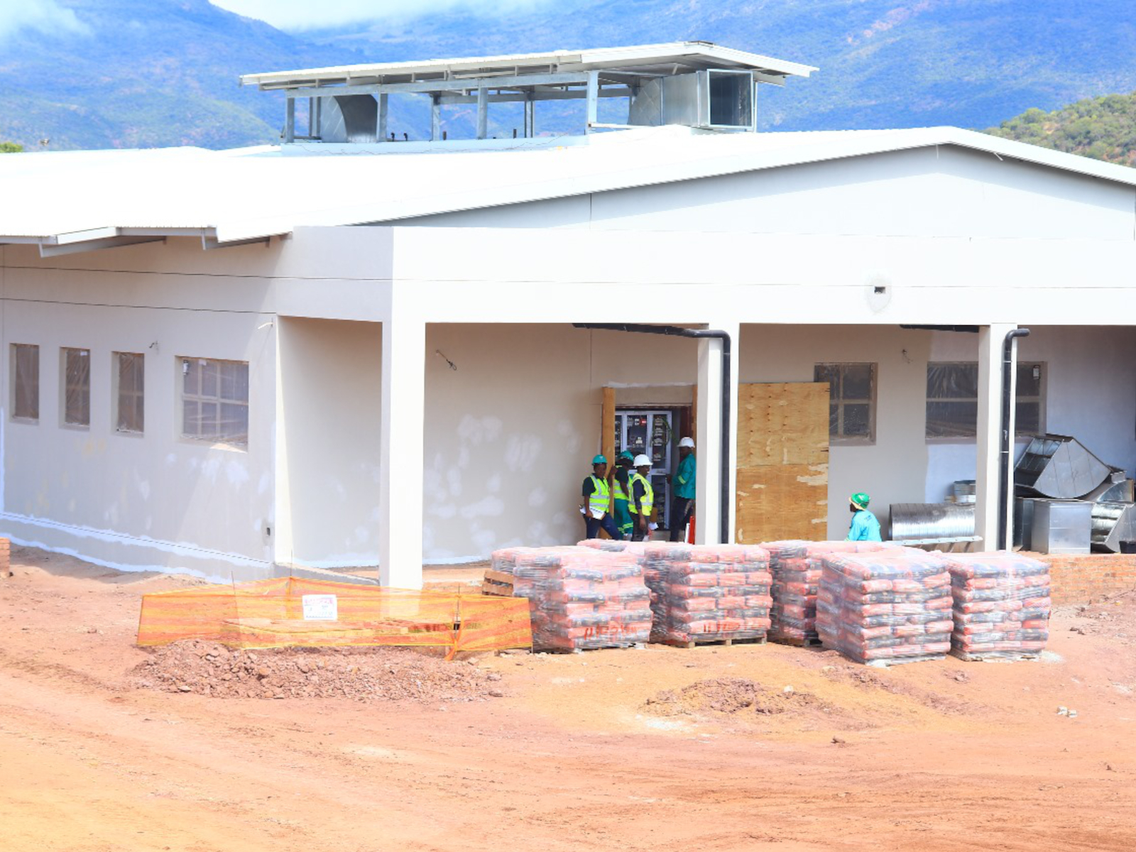 New billion-rand hospital ‘could easily collapse’ - Scrolla.Africa