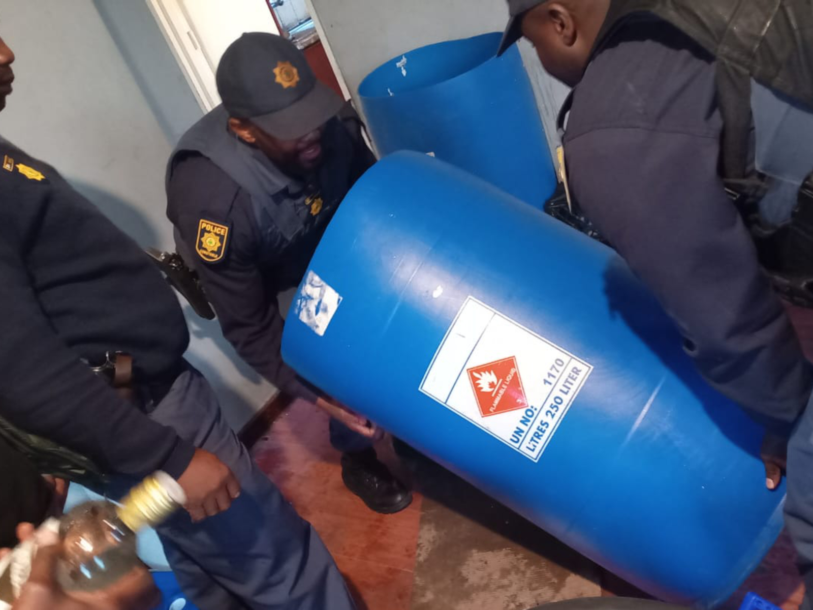 Community helps cops bust illegal alcohol factory - Scrolla.Africa