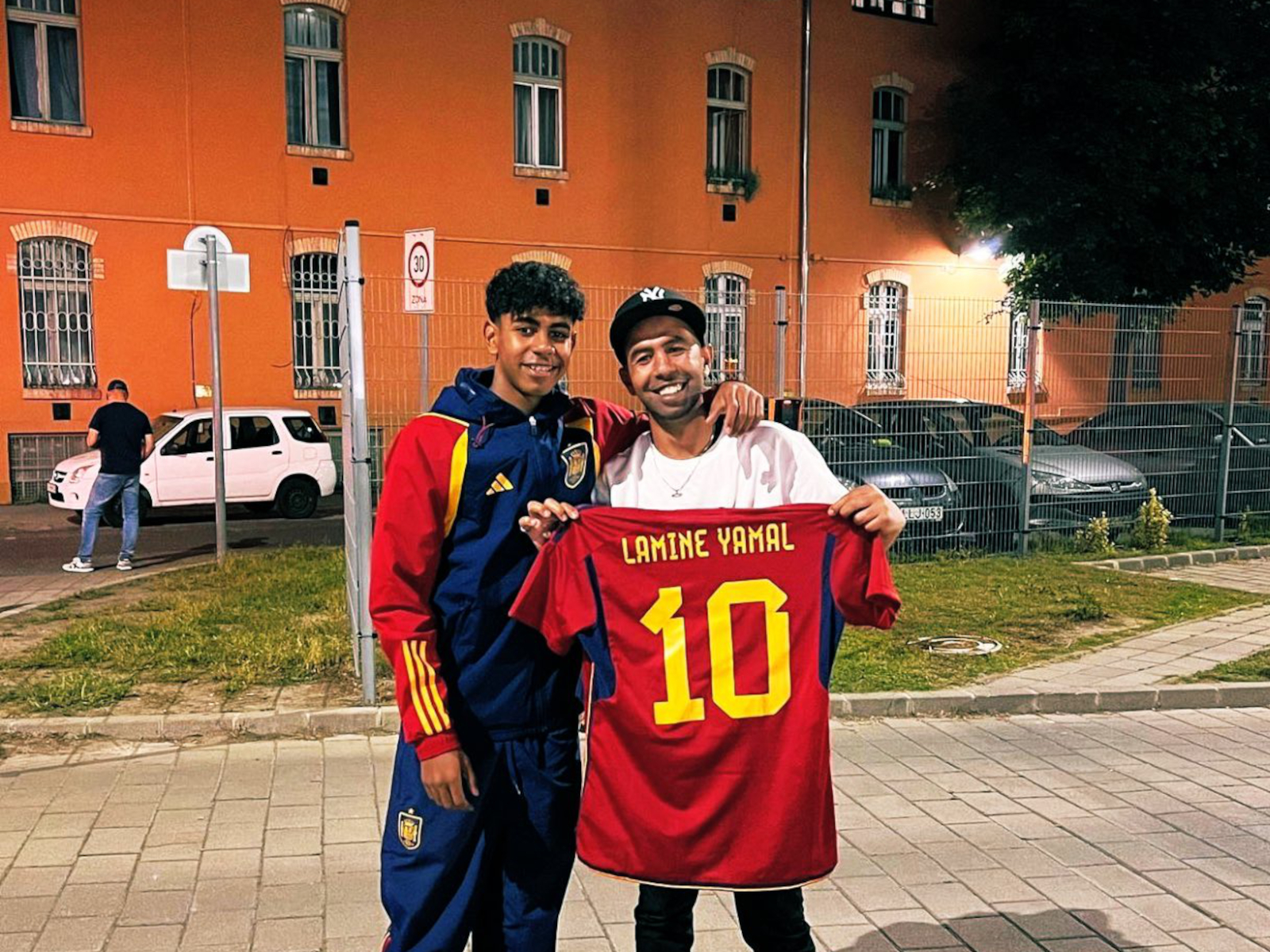 Father of teen star Lamine Yamal survives stabbing attack - Scrolla.Africa