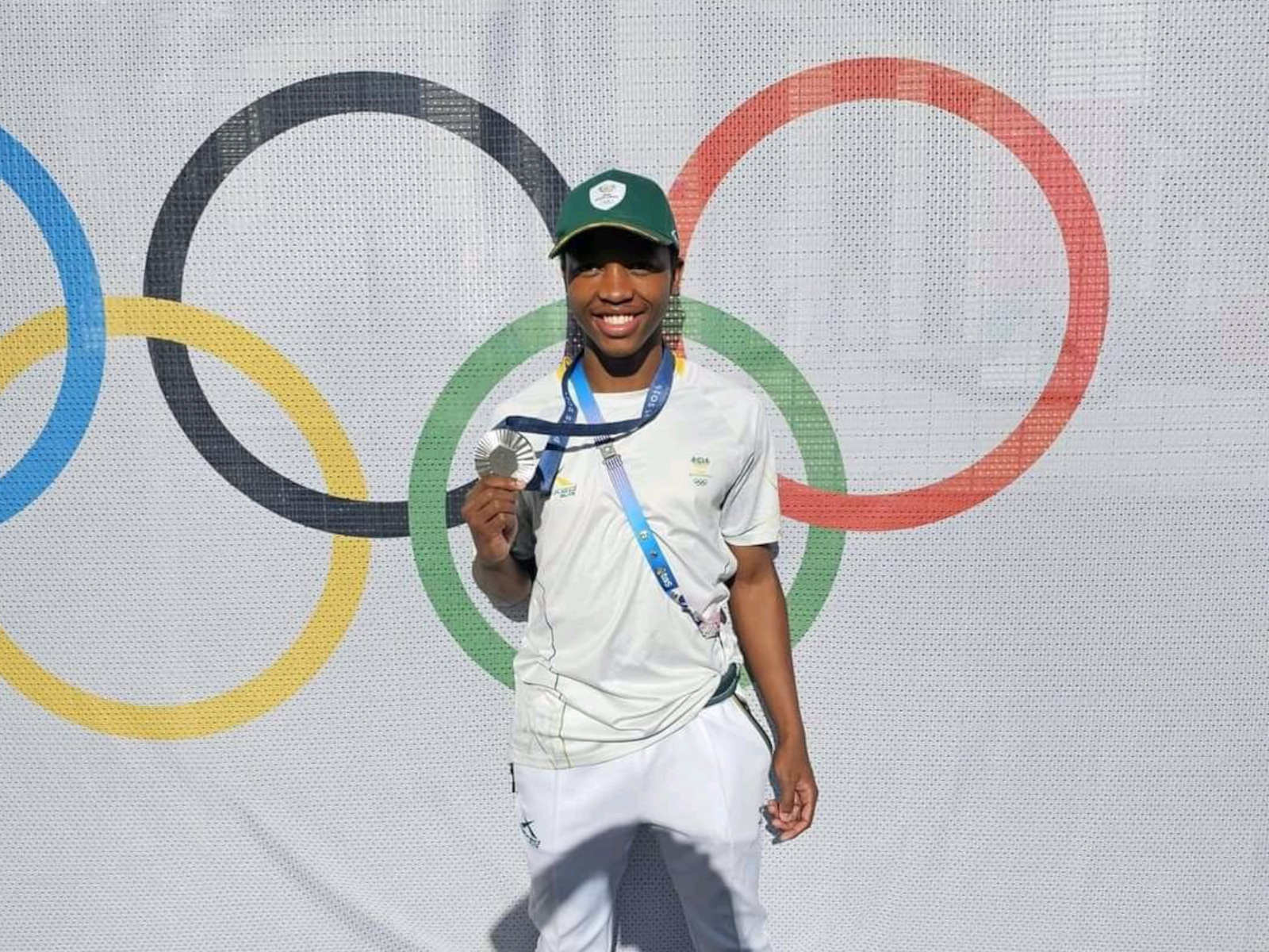 Bayanda Walaza’s silver makes his family shine with pride - Scrolla.Africa