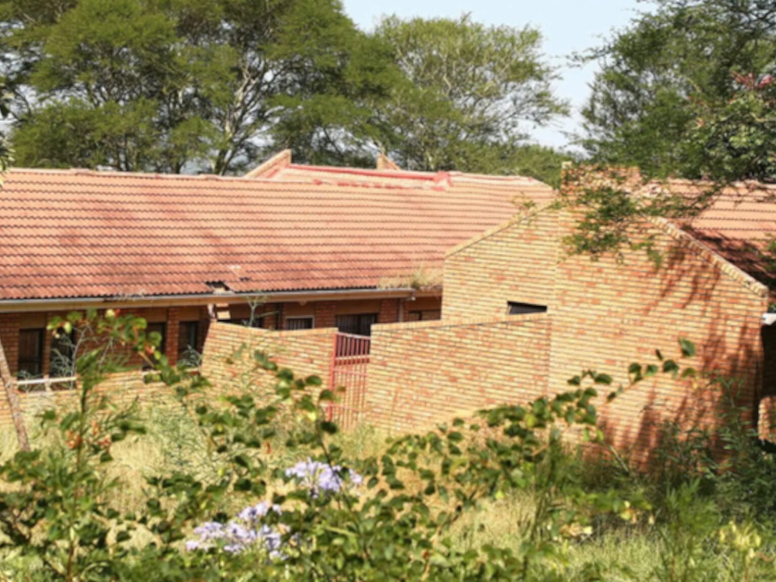 Gesinne kan uit luukse KZN-huise geskop word - Scrolla.Africa