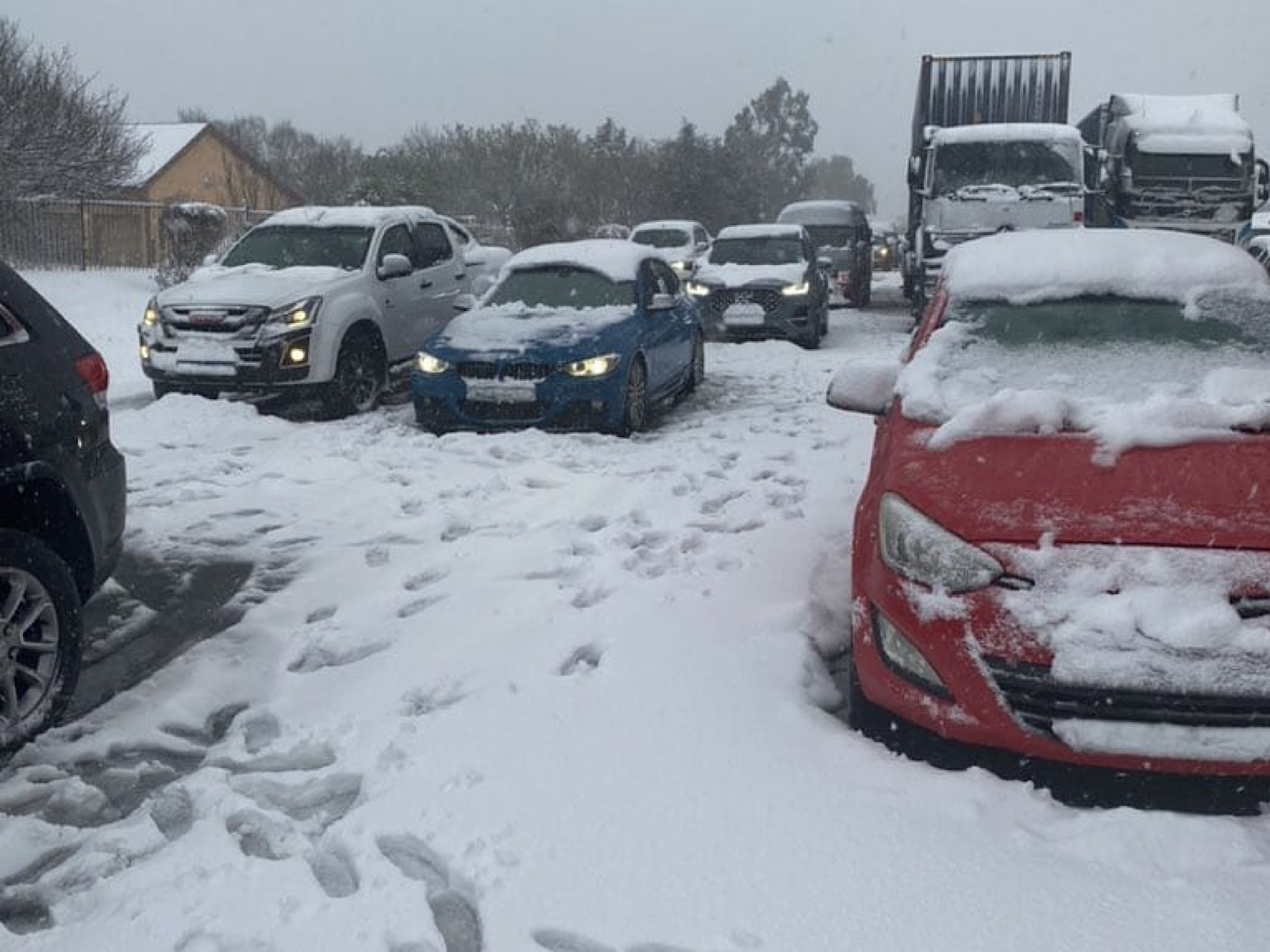 Families await news of loved ones stuck in the snow - Scrolla.Africa