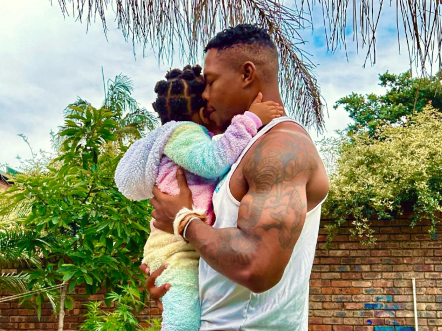 Sbu Nkosi baklei met eks oor kind - Scrolla.Africa