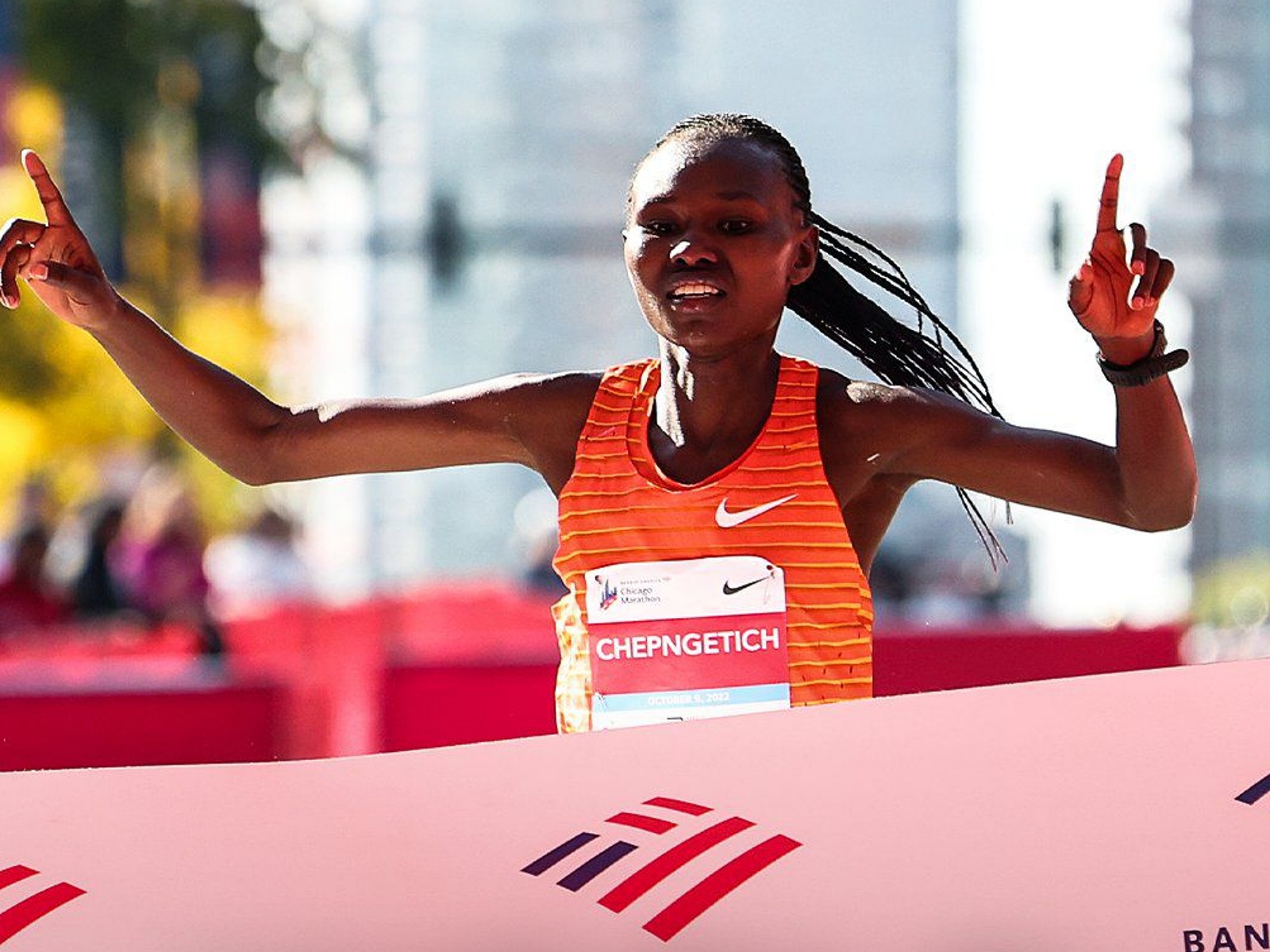 Kenyan woman sets new world marathon record | Scrolla.Africa