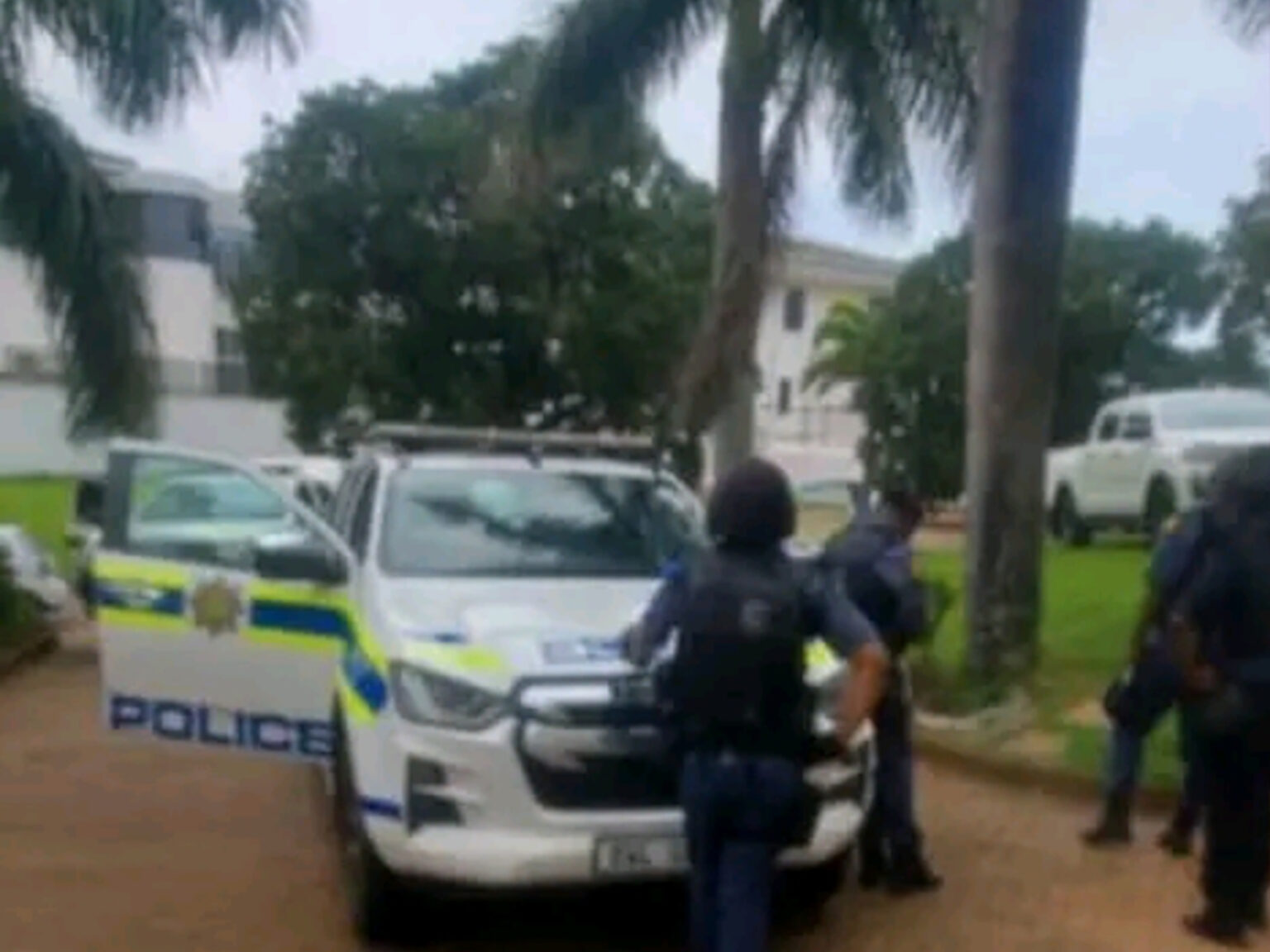 SARS val MaMkhize se weeldekasteel binne om belasting te verhaal ...