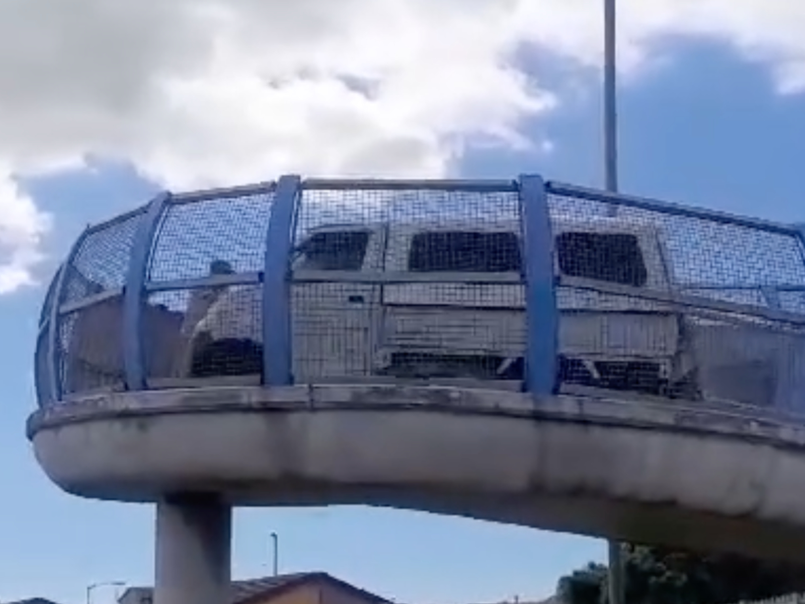 Driver tries to take shortcut across footbridge - Scrolla.Africa