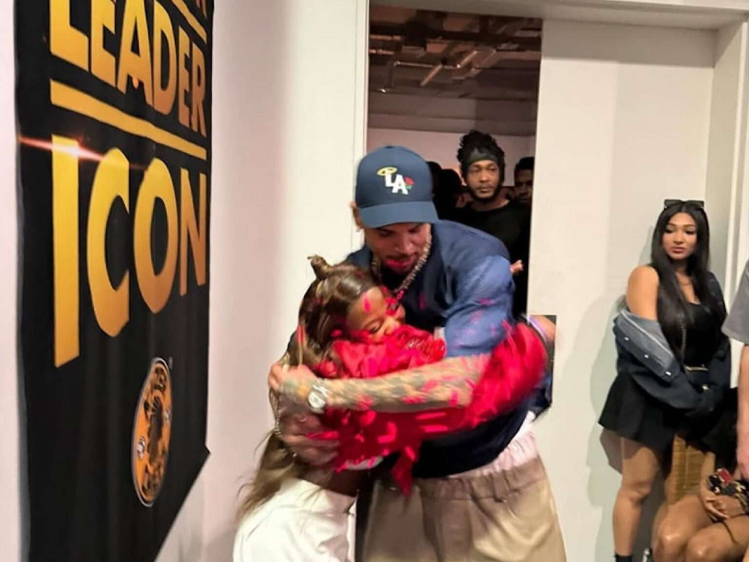 Naledi Aphiwe finally meets Chris Brown - Scrolla.Africa