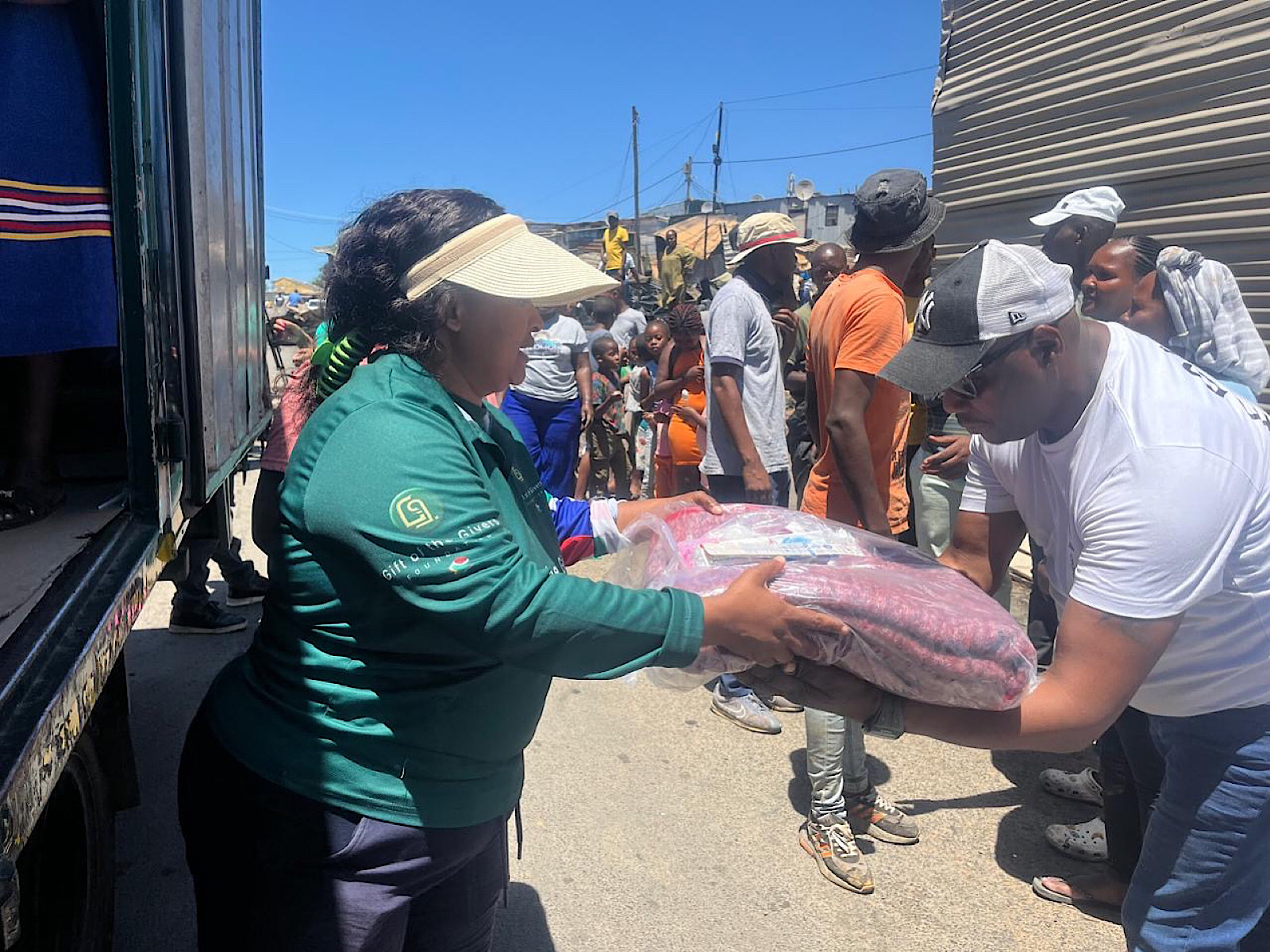 Fire leaves hundreds of shack dwellers homeless | Scrolla.Africa