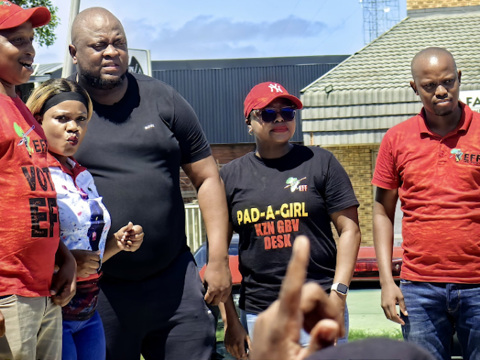 EFF stick to their guns on ‘illegitimate’ councillors - Scrolla.Africa