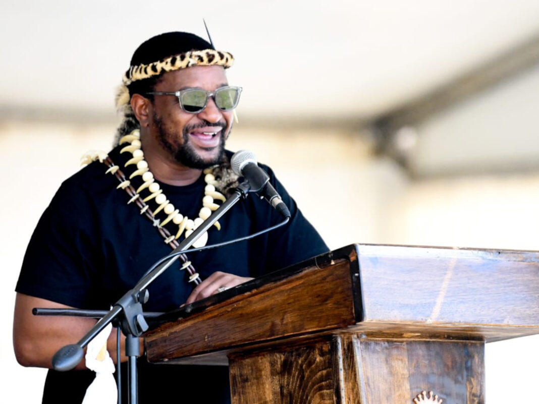 Queen KaMayisela back in the royal picture - Scrolla.Africa