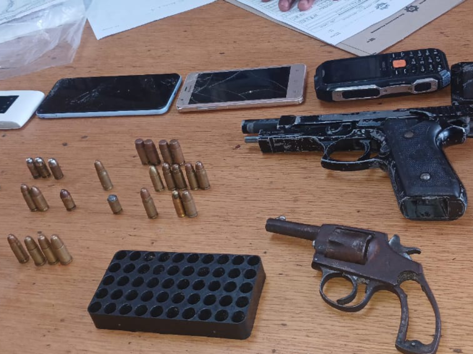 Cops arrest suspect with guns and R68,000 worth of drugs - Scrolla.Africa