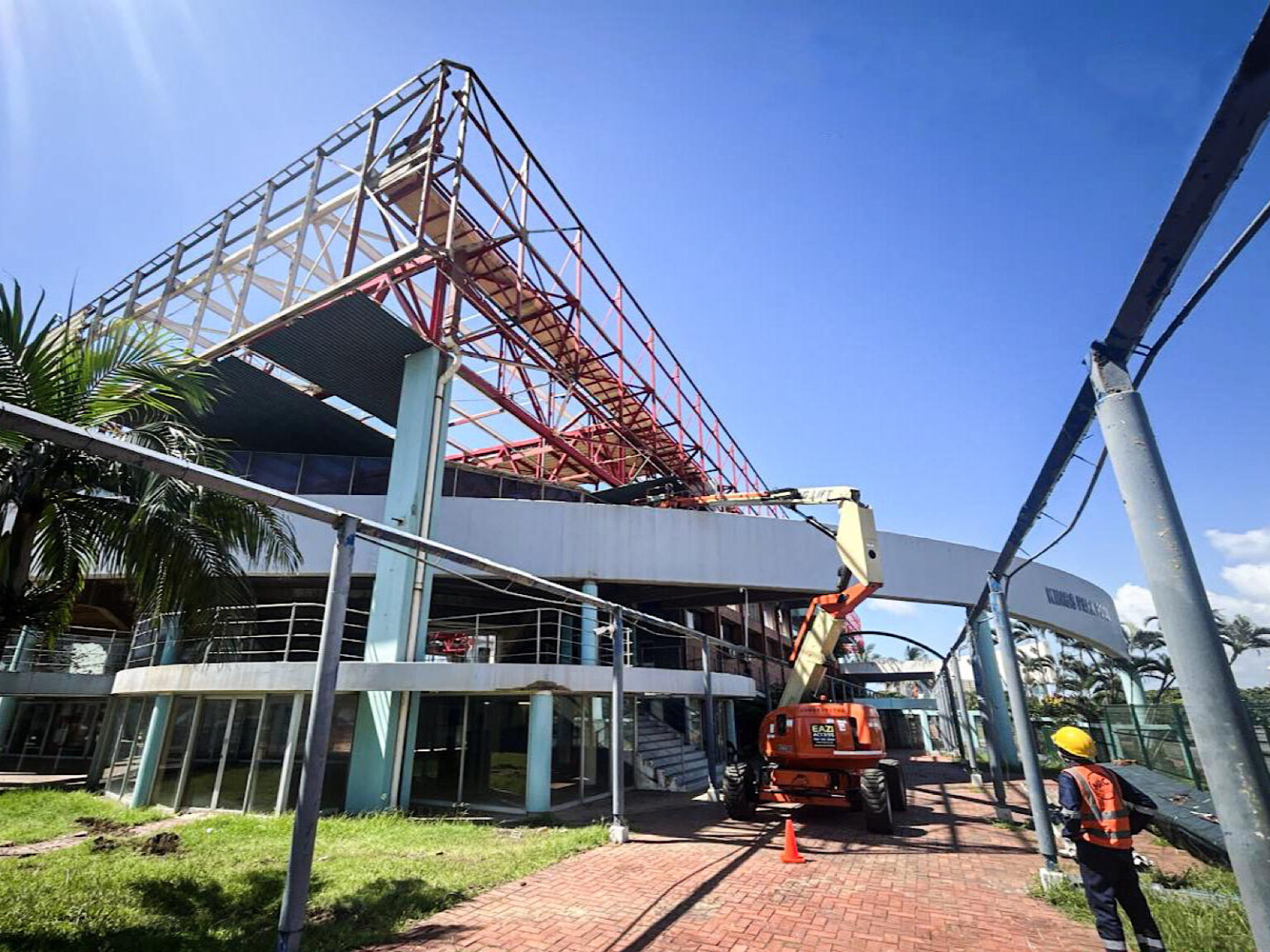 KZN news bites: Durban to renovate the biggest swimming pool in SA for ...