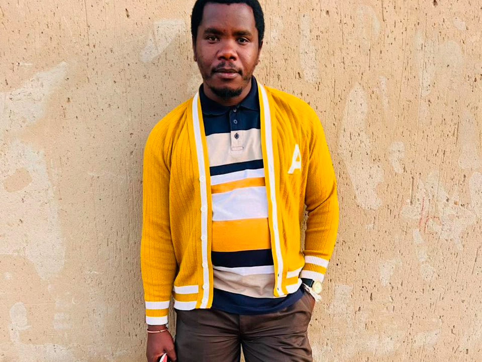 Vusi Mdiniso denies being homeless after viral Uzalo photo - Scrolla.Africa