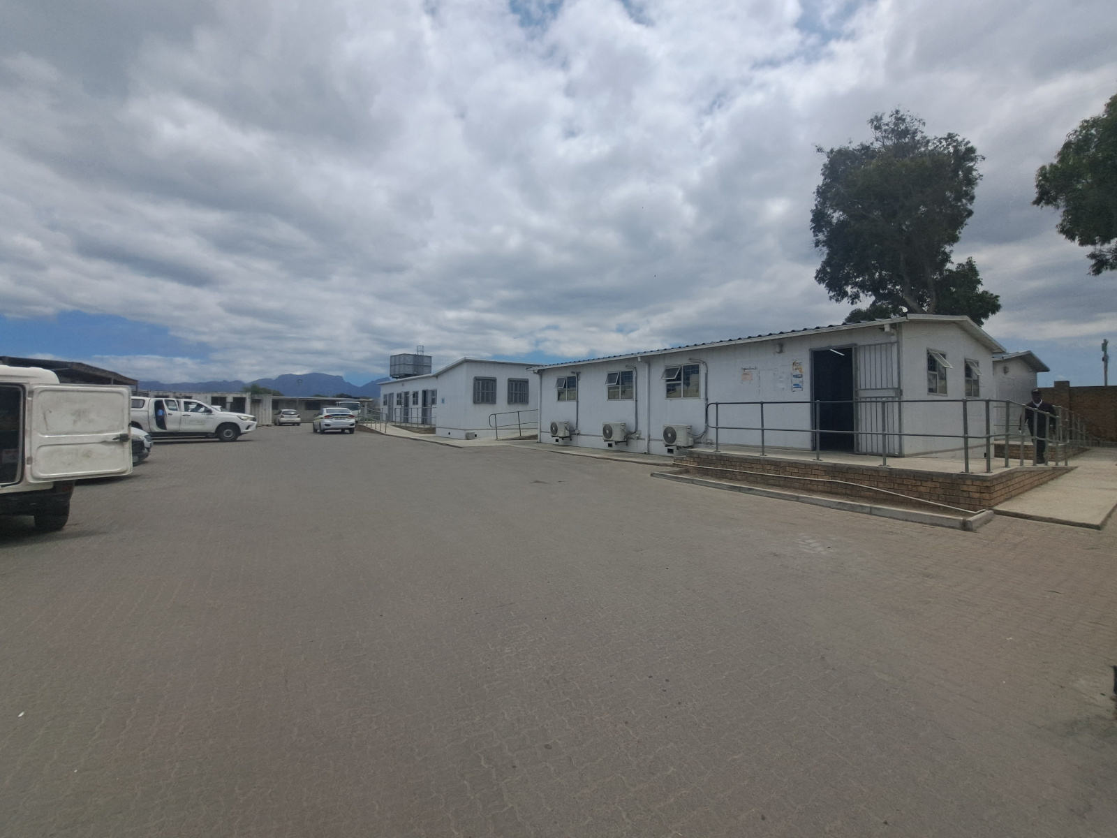 Samora Machel police chase victim away after assault - Scrolla.Africa