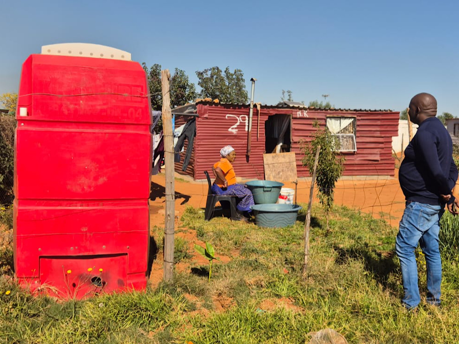 Residents forced to use buckets as toilets overflow | Scrolla.Africa