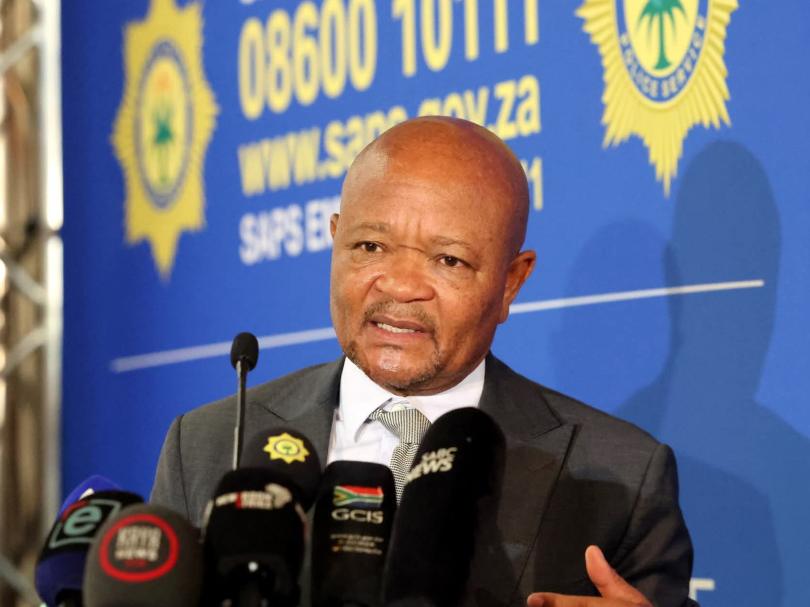 Cops promised extra money if they do their jobs properly - Scrolla.Africa