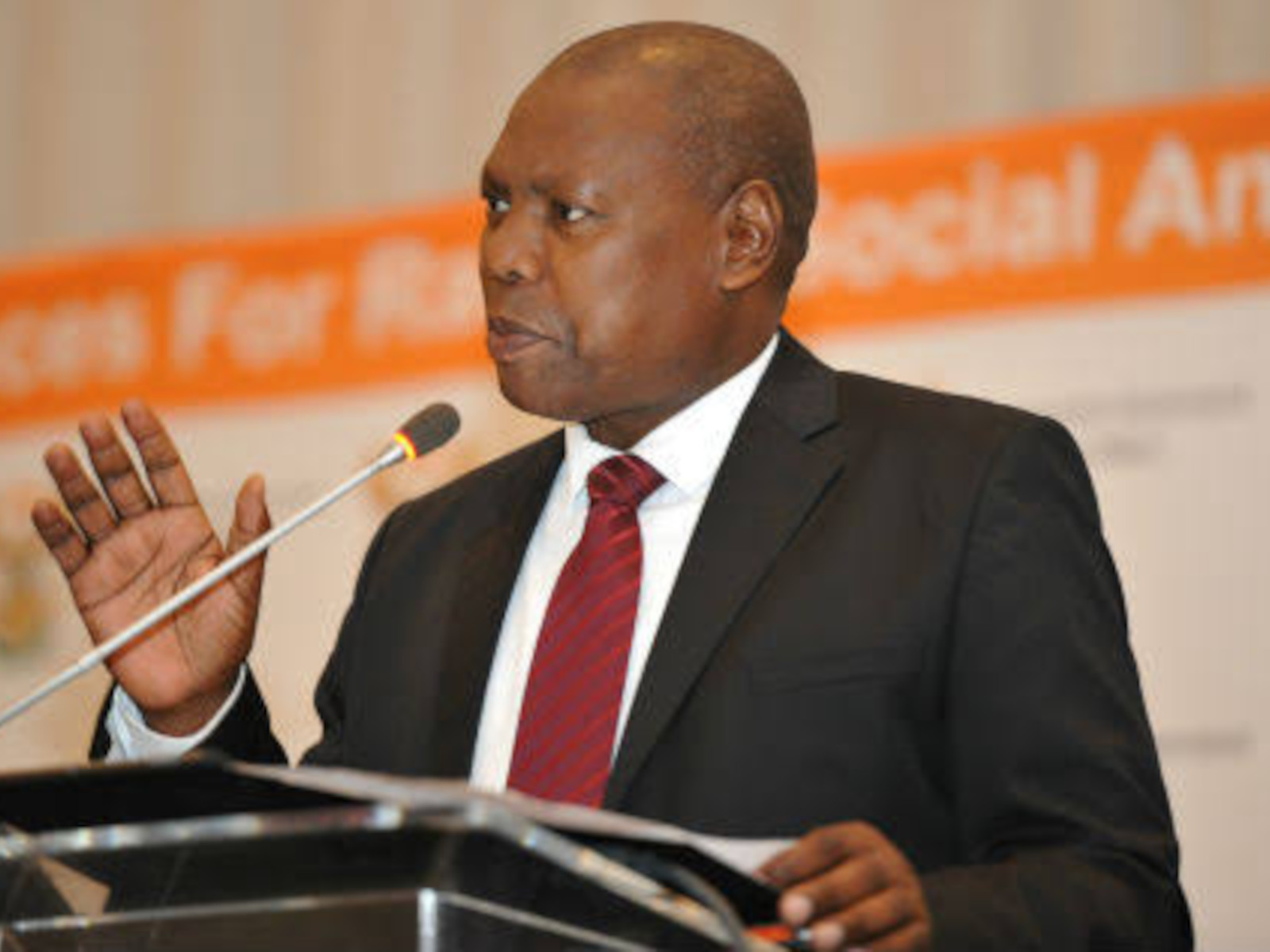 Mkhize says claims of secret meeting to stop police investigation are ...