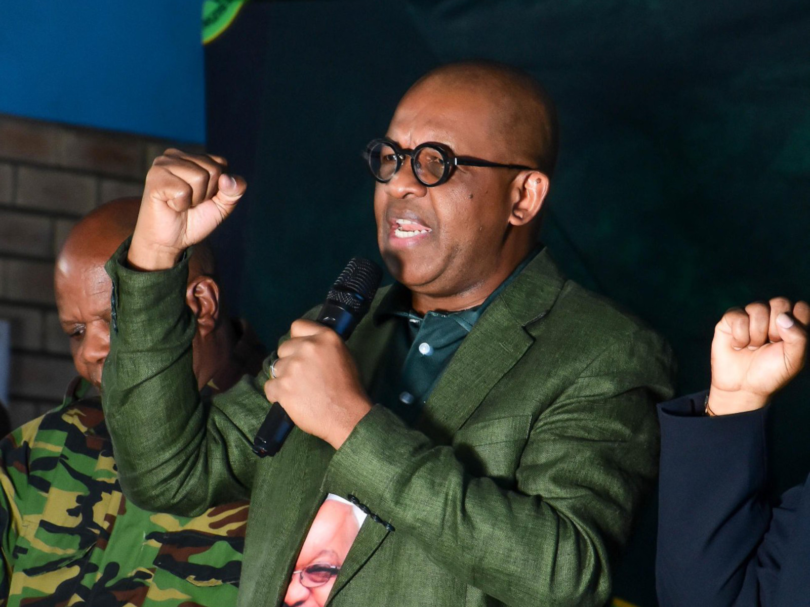 Mpofu loses again as top court throws out Zuma case - Scrolla.Africa