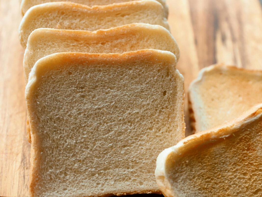 R5 bread helps feed kids and the homeless in Soweto - Scrolla.Africa