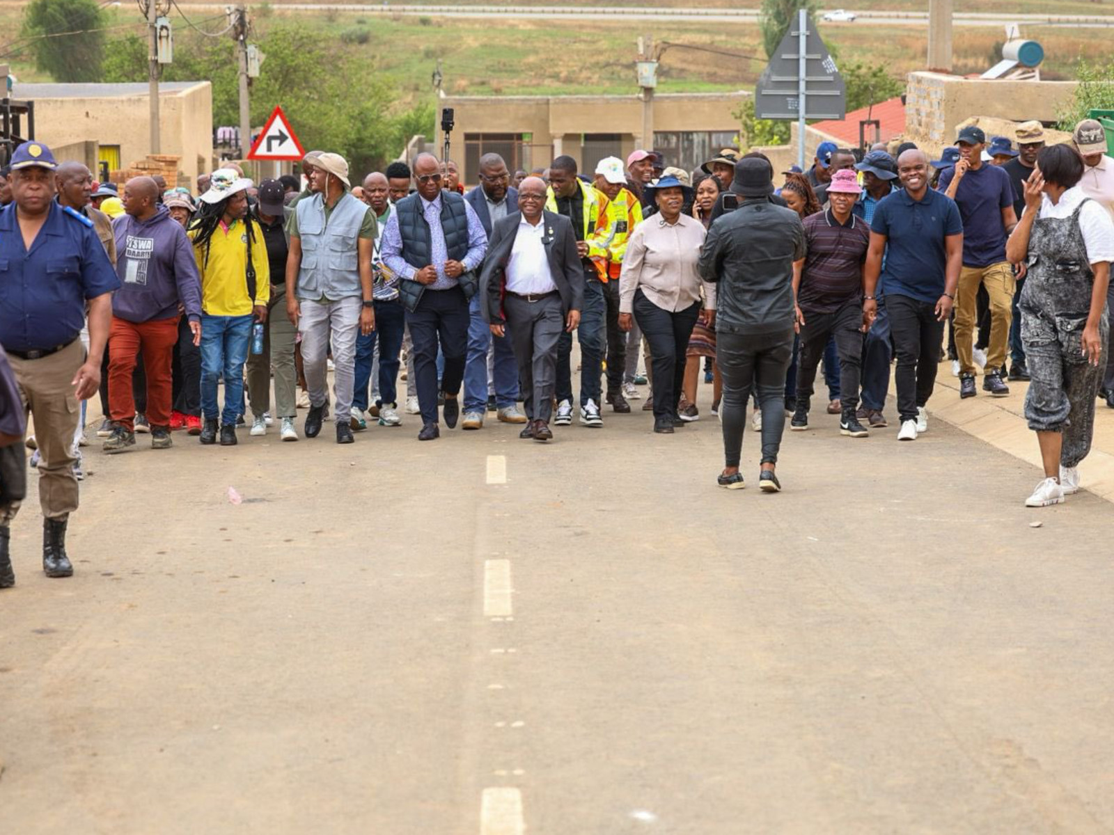 Vlakfontein wins battle against mud and potholes - Scrolla.Africa