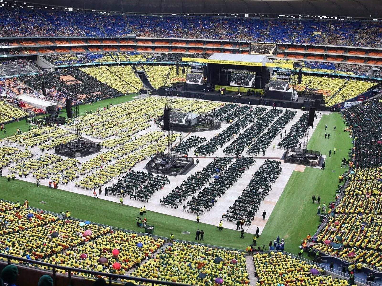 Thousands attend national day of prayer at FNB Stadium - Scrolla.Africa