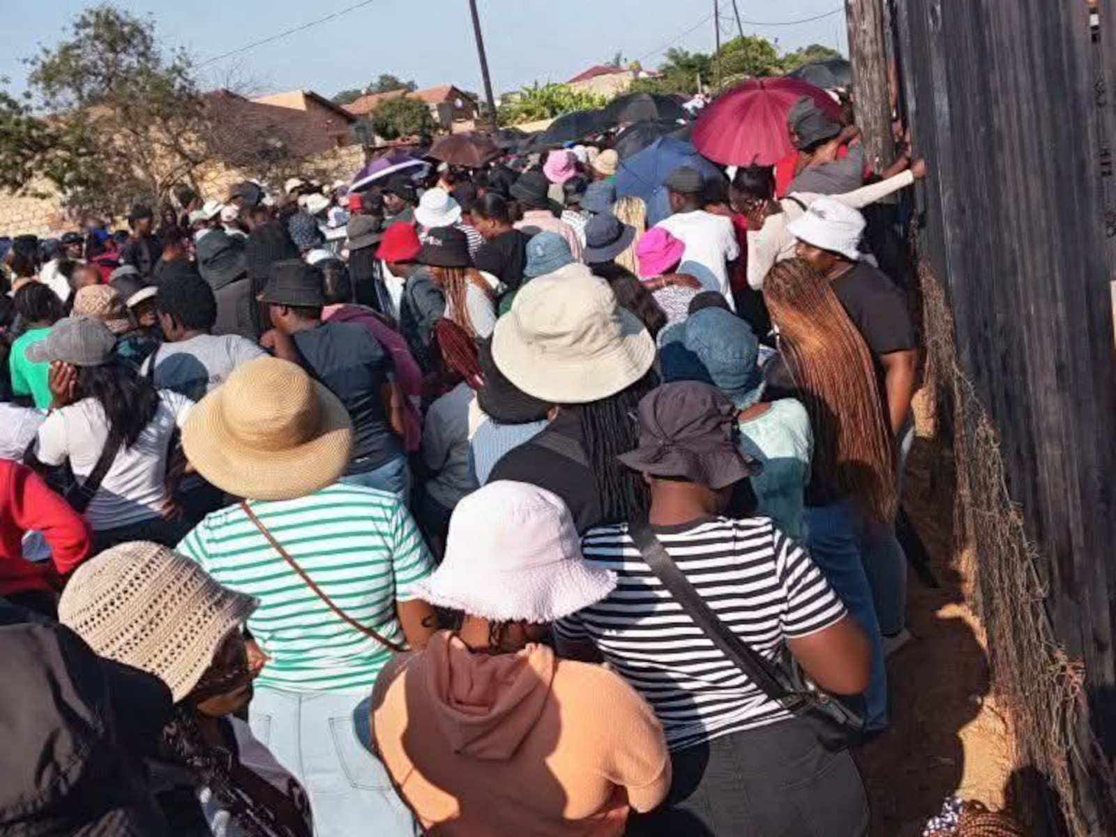Job seekers wake at 5am for cleaning work in Ivory Park - Scrolla.Africa