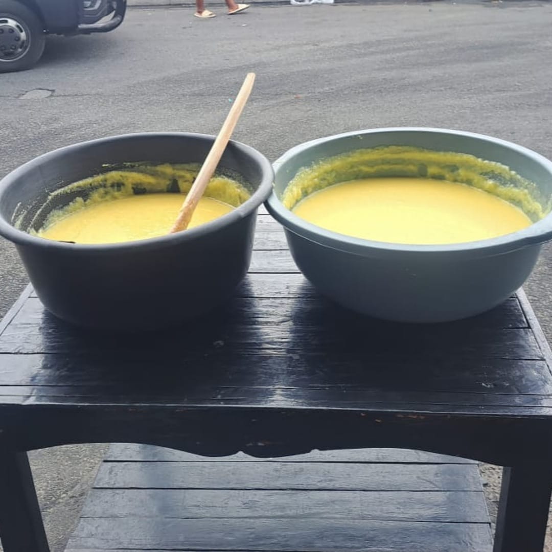 Cape Town mother survives by selling amahewu and porridge - Scrolla.Africa