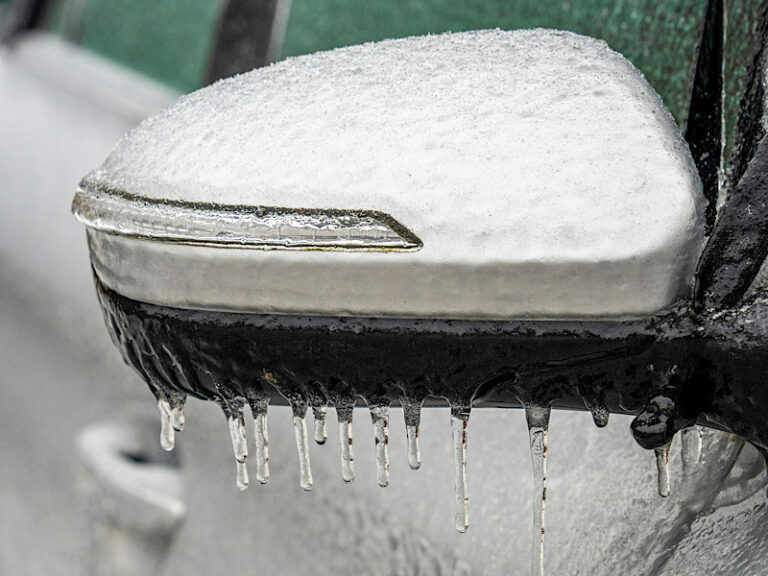 Cold front hits South Africa with snow warnings, rough seas and near ...